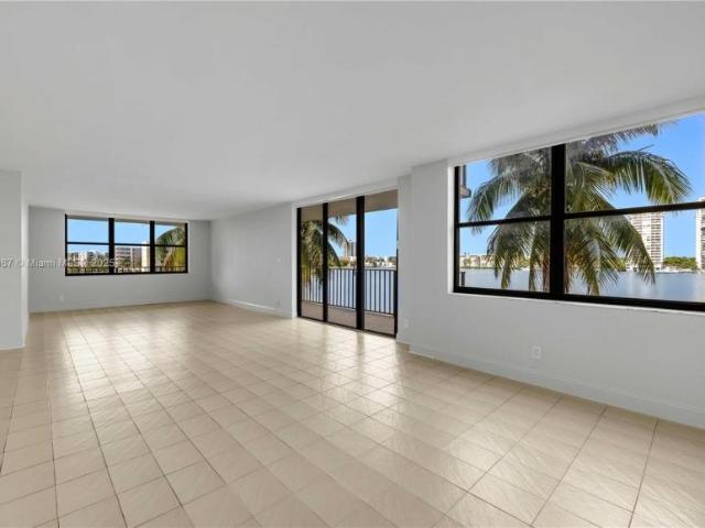 house with 2 bedroom, Aventura FL FL DLS102244894