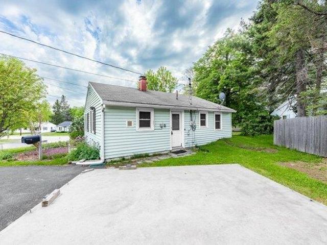 house with 2 bedroom, Bangor ME ES103968024