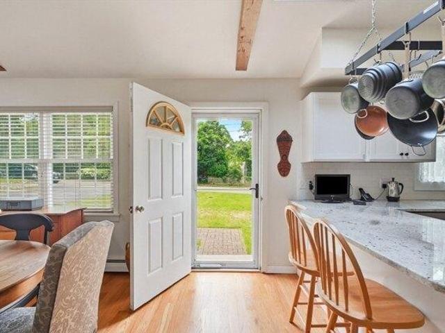 house with 2 bedroom, Barnstable MA DS104262133