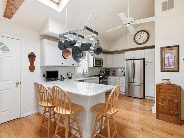 house with 2 bedroom, Barnstable MA ES104906513