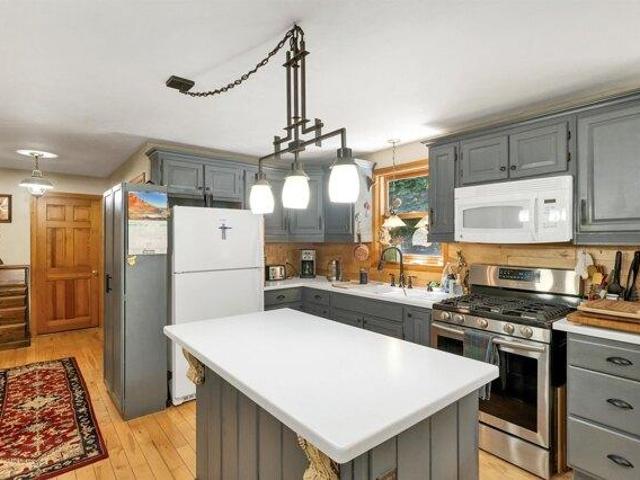 house with 2 bedroom, Barnstead NH ES104566685