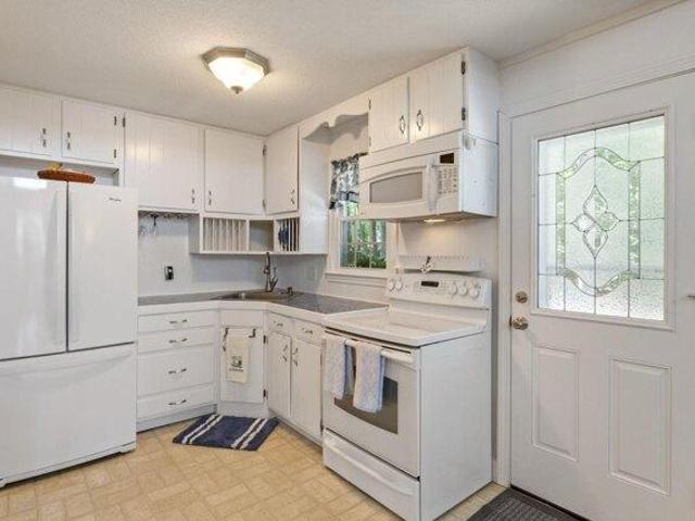 house with 2 bedroom, Barnstead NH ES105206715