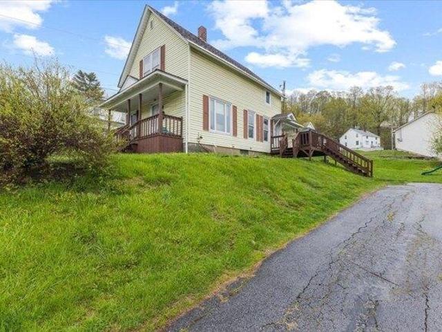 house with 2 bedroom, Barre VT DLS102475222