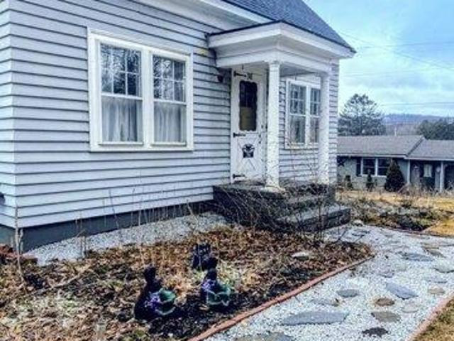 house with 2 bedroom, Barre VT DS102583912