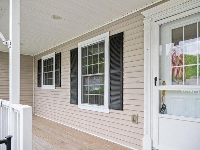 house with 2 bedroom, Barre VT DS104481222