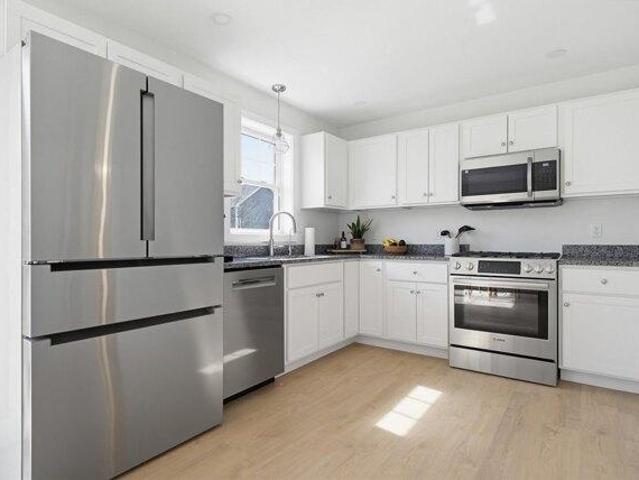 house with 2 bedroom, Barrington NH DS102586569