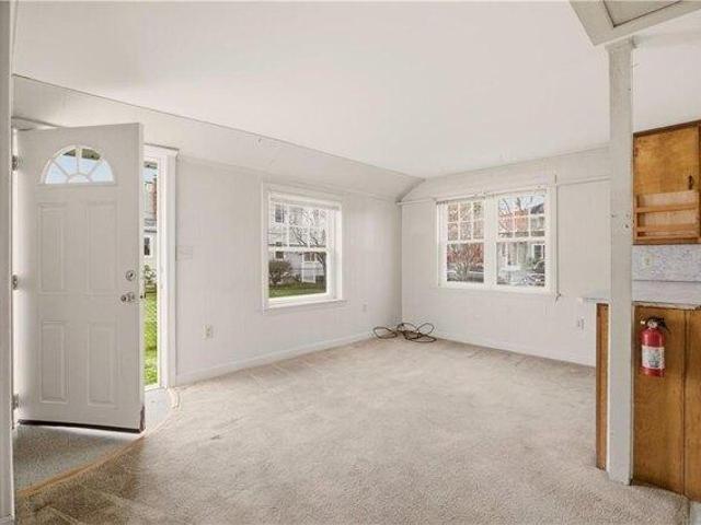 house with 2 bedroom, Barrington RI DLS102314740