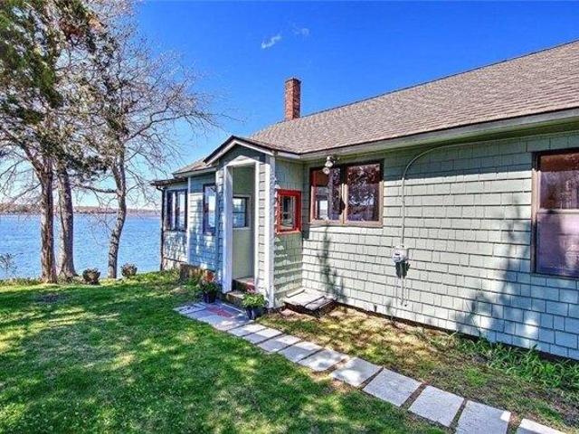 house with 2 bedroom, Barrington RI DS102560535