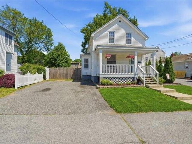 house with 2 bedroom, Barrington RI DS103434639