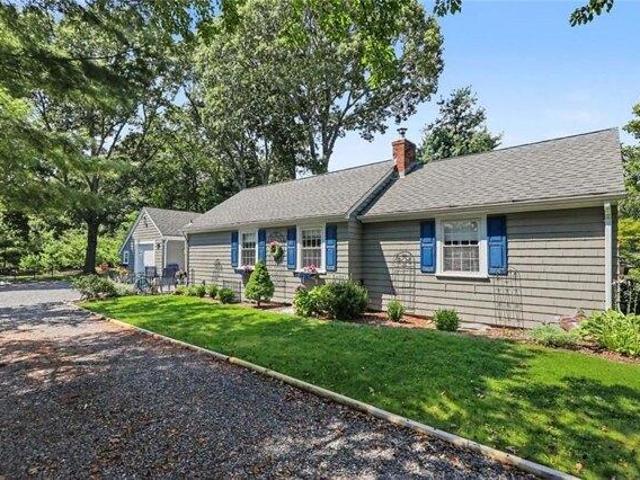 house with 2 bedroom, Barrington RI ES105107881