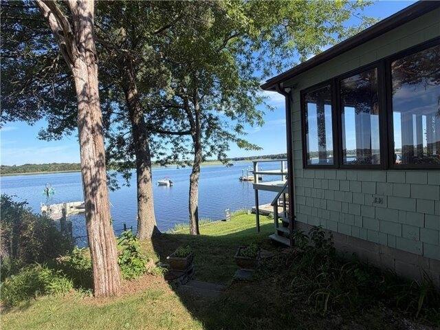 house with 2 bedroom, Barrington RI ES105143510