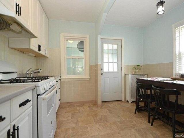 house with 2 bedroom, Bay Shore NY ES104904039