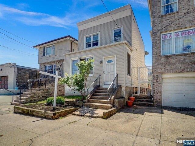 house with 2 bedroom, Bayonne NJ ES104114183