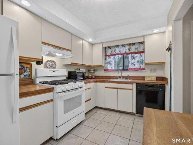 house with 2 bedroom, Beacon Falls CT DS104078682