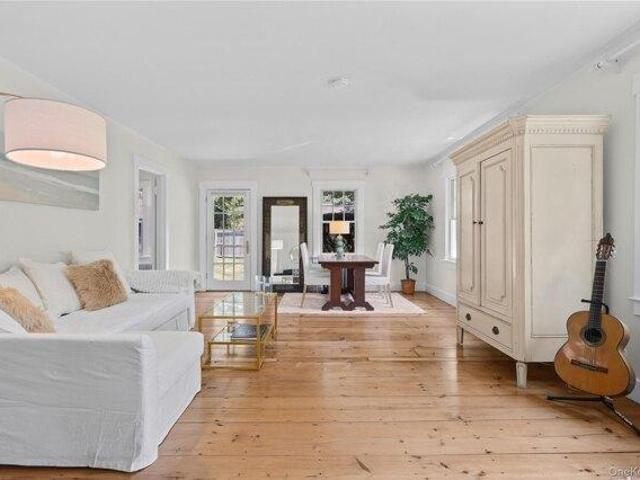 house with 2 bedroom, Bedford NY ES105192818