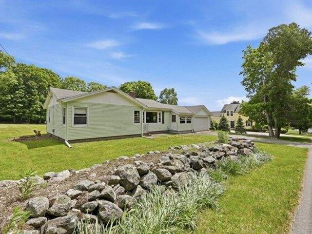 house with 2 bedroom, Belchertown MA ES103852814