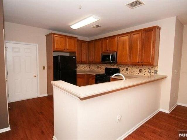 house with 2 bedroom, Belleville NJ ES105159953