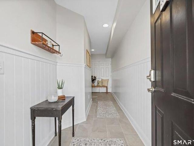 house with 2 bedroom, Bethel CT DLS102476073