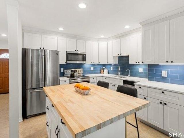 house with 2 bedroom, Bethel CT DS104441409