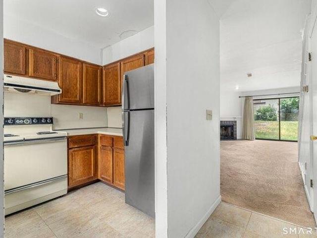 house with 2 bedroom, Bethel CT ES104410372