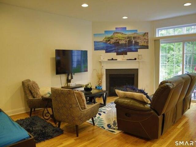 house with 2 bedroom, Bethel CT ES104478648