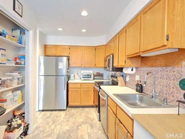 house with 2 bedroom, Bethel CT ES104757833