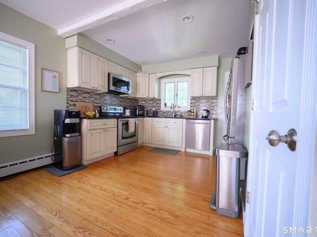 house with 2 bedroom, Bethel CT ES104761796