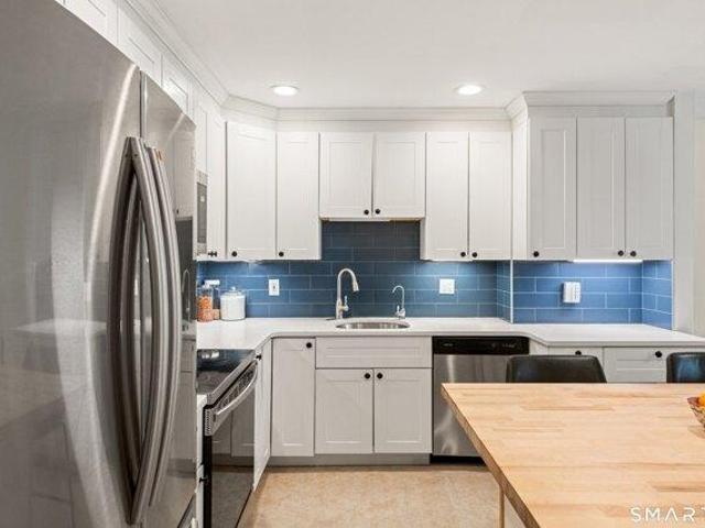 house with 2 bedroom, Bethel CT ES104192023
