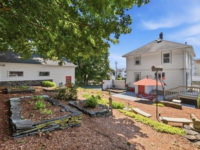 house with 2 bedroom, Beverly MA ES105094055