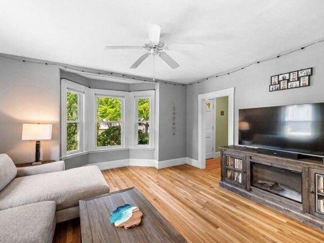 house with 2 bedroom, Beverly MA ES105108901