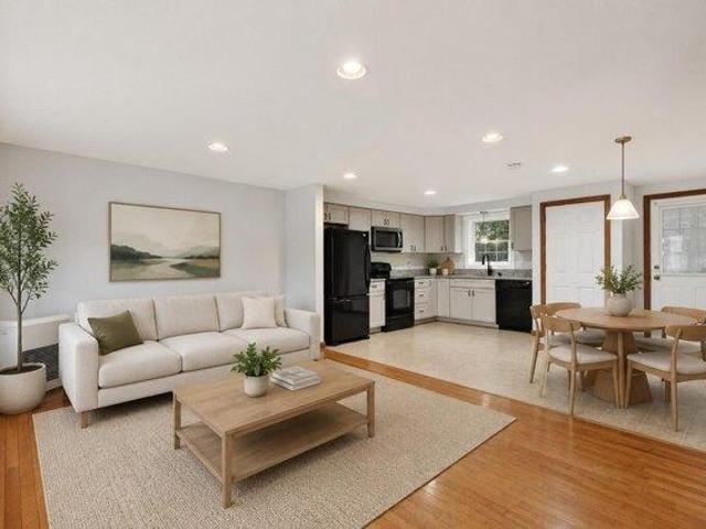 house with 2 bedroom, Biddeford ME ES105202931
