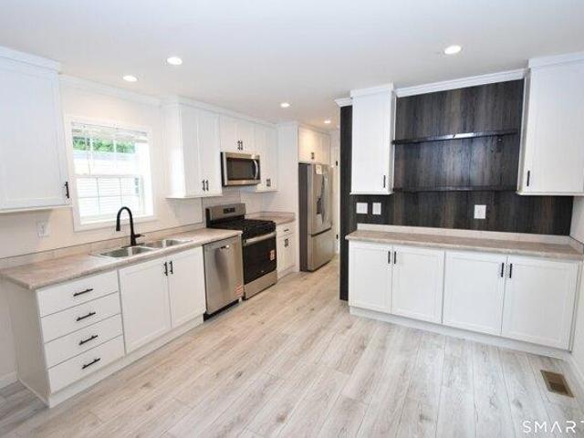 house with 2 bedroom, Bolton CT ES104041947