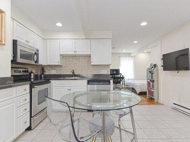 house with 2 bedroom, Boston MA ES103496535