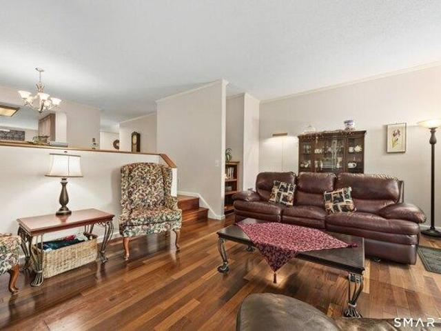 house with 2 bedroom, Bloomfield CT ES104008521