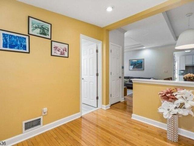 house with 2 bedroom, Bloomingdale NJ ES105158324