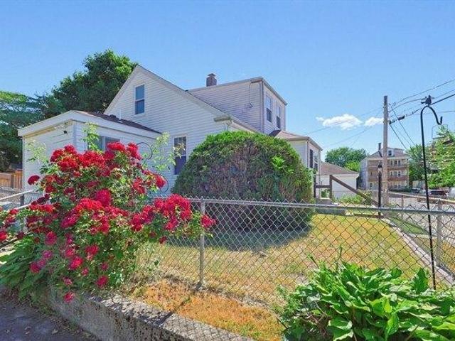 house with 2 bedroom, Blackstone MA ES105115522