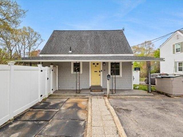 house with 2 bedroom, Brockton MA DS103101443