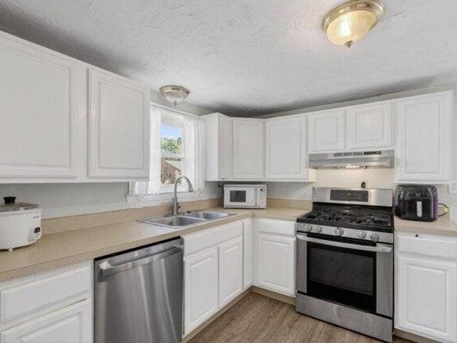 house with 2 bedroom, Brockton MA ES103159442