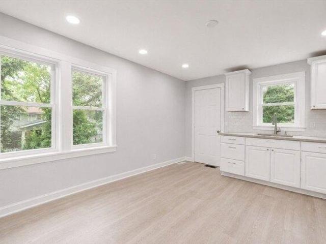 house with 2 bedroom, Brockton MA ES104848997