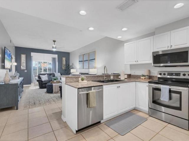 house with 2 bedroom, Bradenton FL DLS102660083