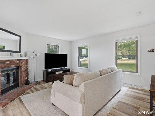house with 2 bedroom, Branford CT ES104265627