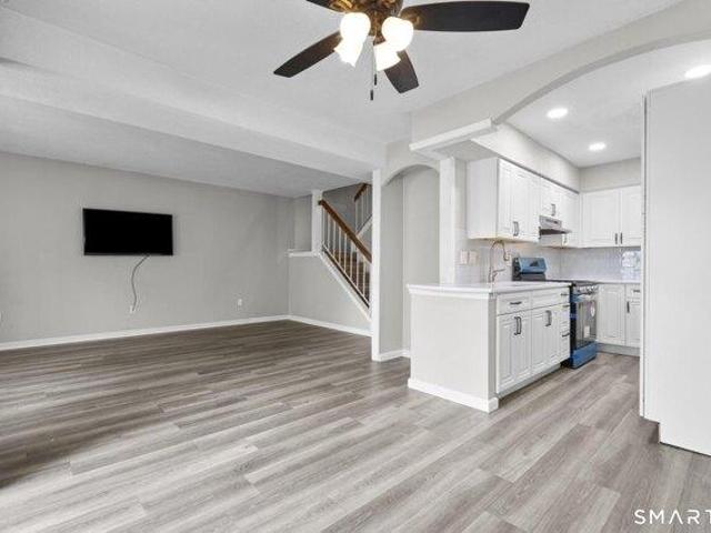 house with 2 bedroom, Branford CT ES105155828