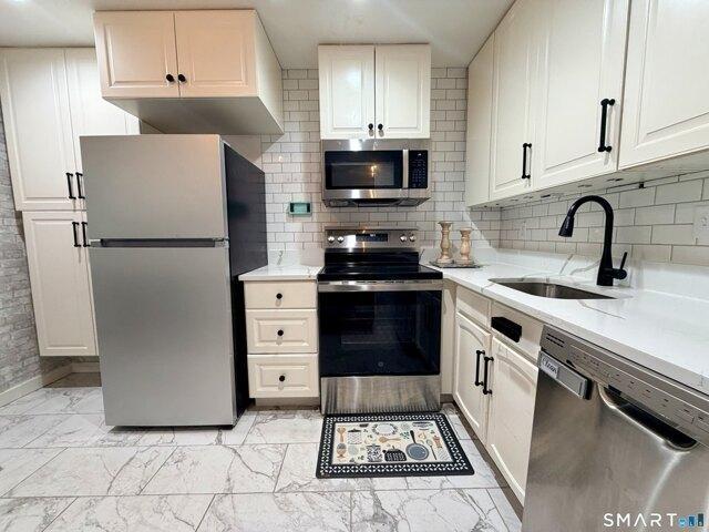 house with 2 bedroom, Bridgeport CT ES104329792