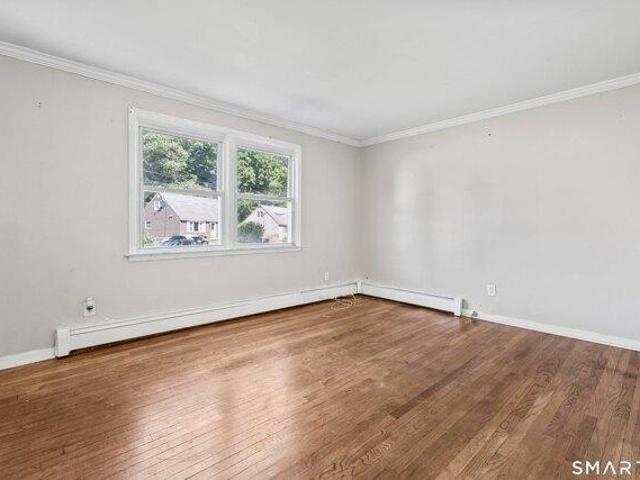 house with 2 bedroom, Bridgeport CT ES104606943