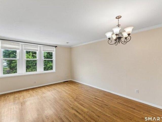 house with 2 bedroom, Bridgeport CT ES105204009