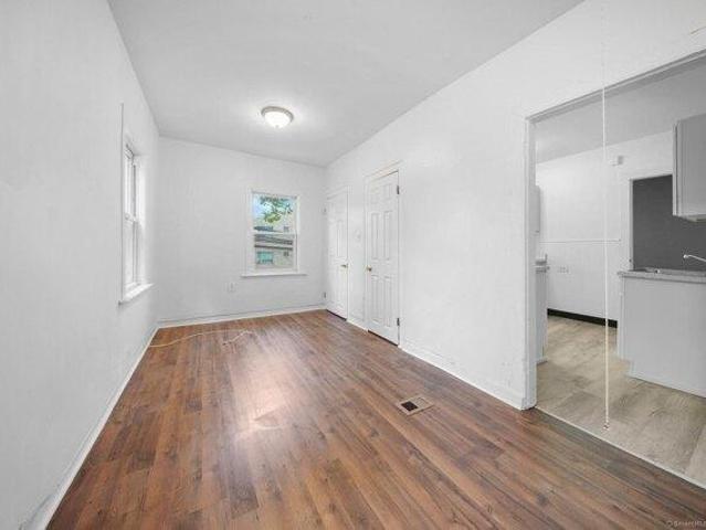 house with 2 bedroom, Bridgeport CT ES103437092