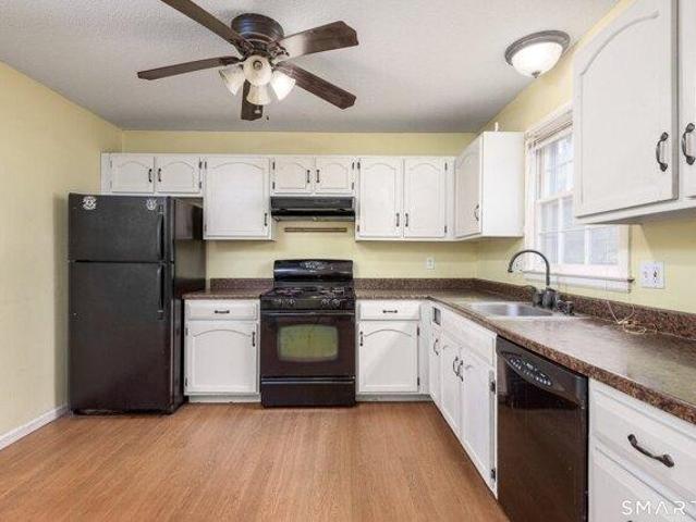 house with 2 bedroom, Bristol CT DLS102344251