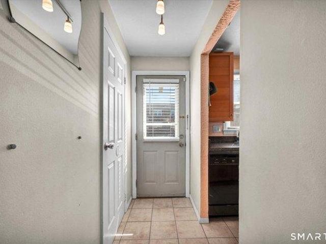 house with 2 bedroom, Bristol CT DS102477101