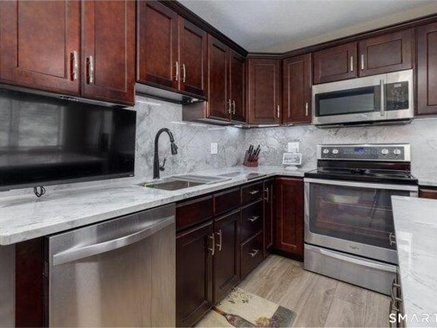 house with 2 bedroom, Bristol CT DS103886743