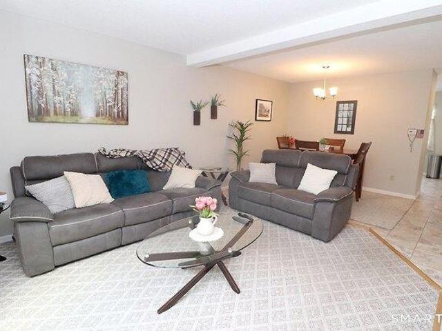 house with 2 bedroom, Bristol CT ES104236168
